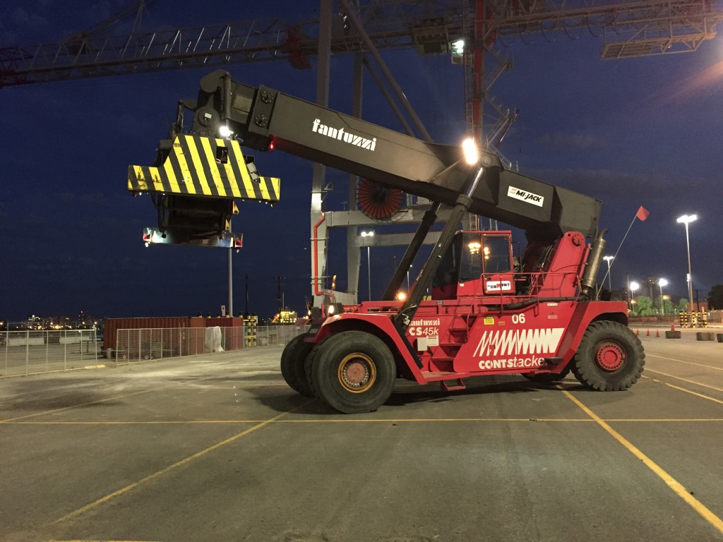 Intermodal Equipment Exchange > Reach Stackers > Fantuzzi-2 ...